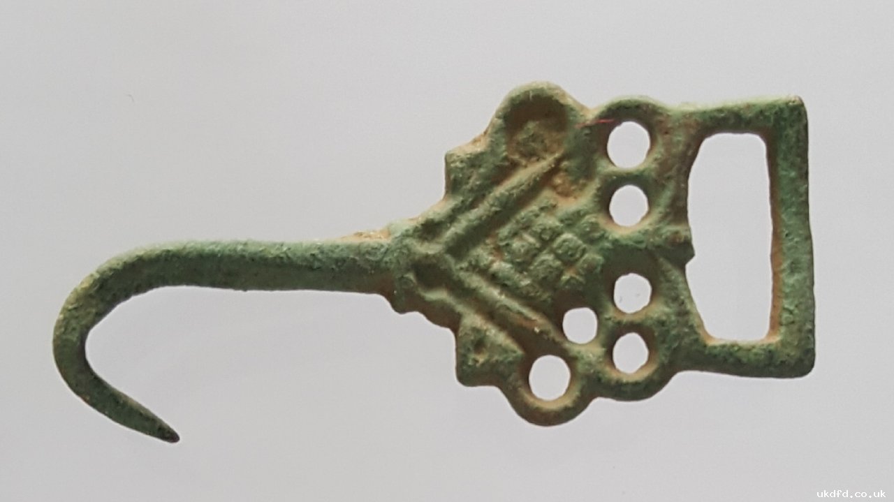 Hooked Clothes Fastener