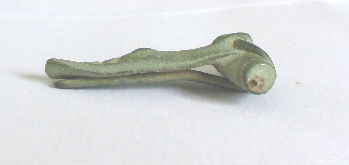 Roman Brooch, Sawfish-Allied Type