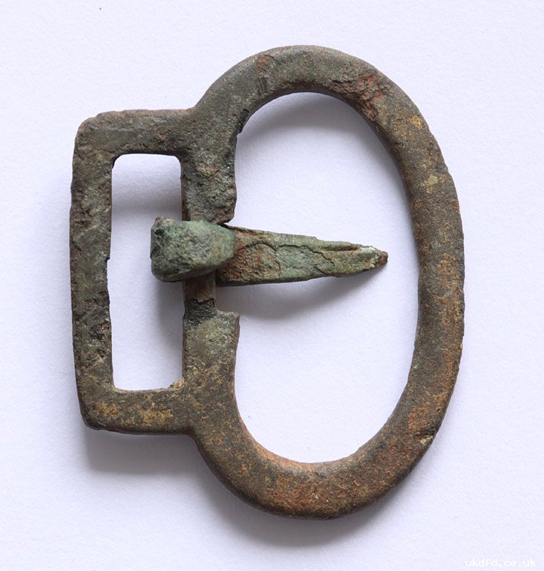 Double Loop Sub-Oval Buckle