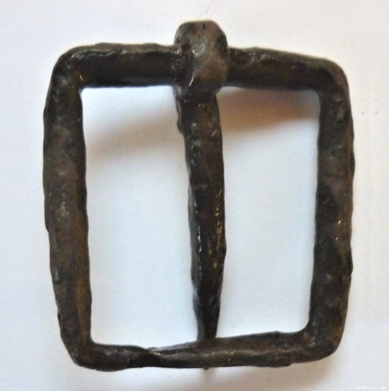 Single Loop Sub-Square Buckle