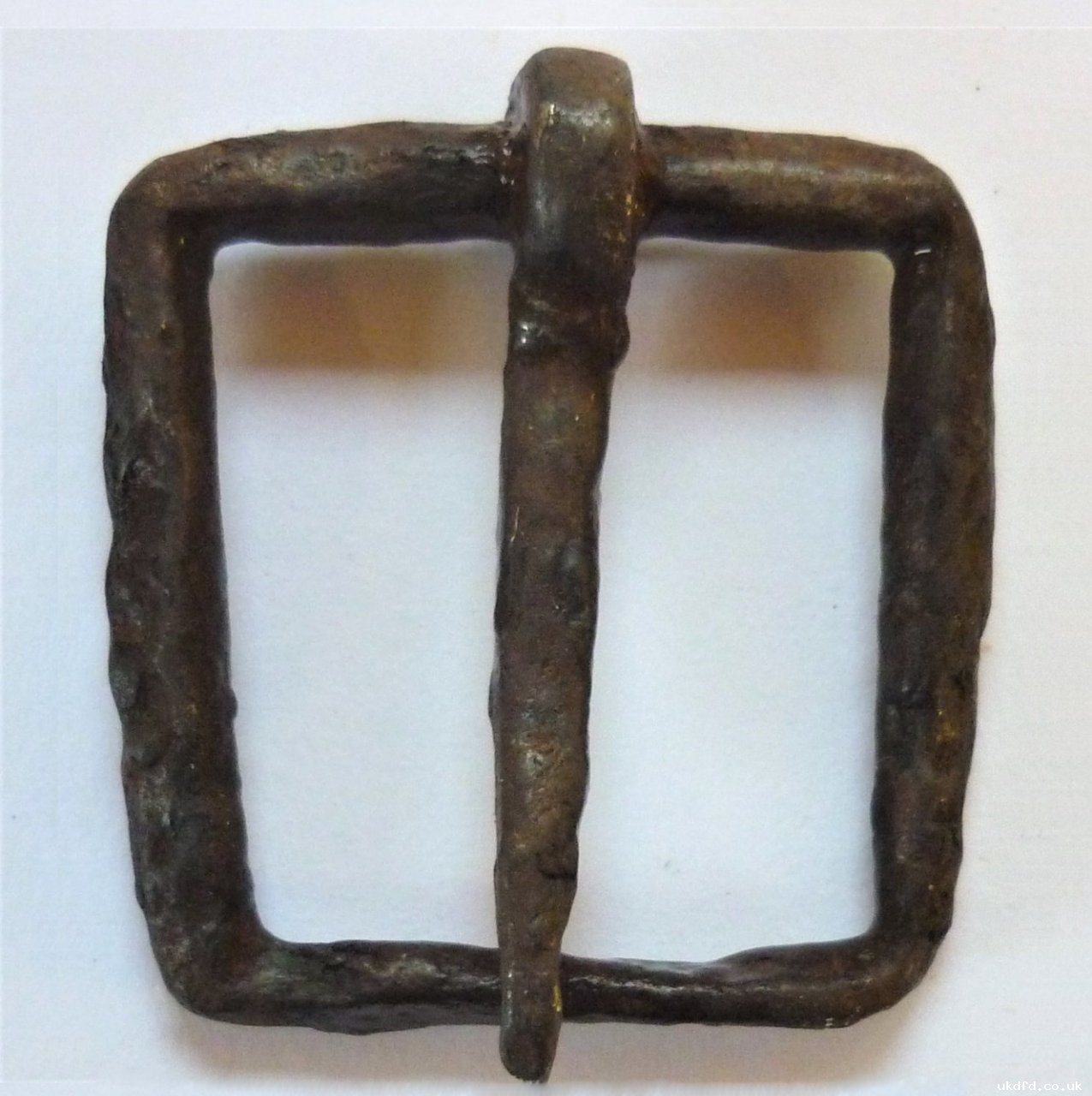 Single Loop Sub-Square Buckle