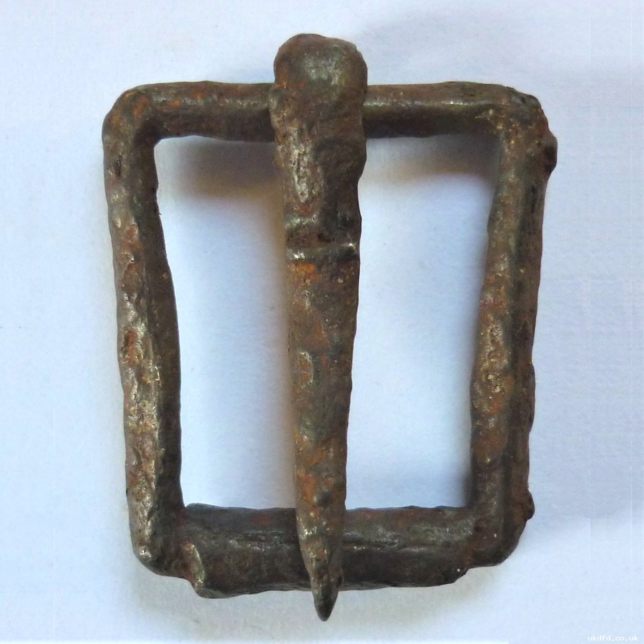 Single Loop Sub-Rectangular Buckle