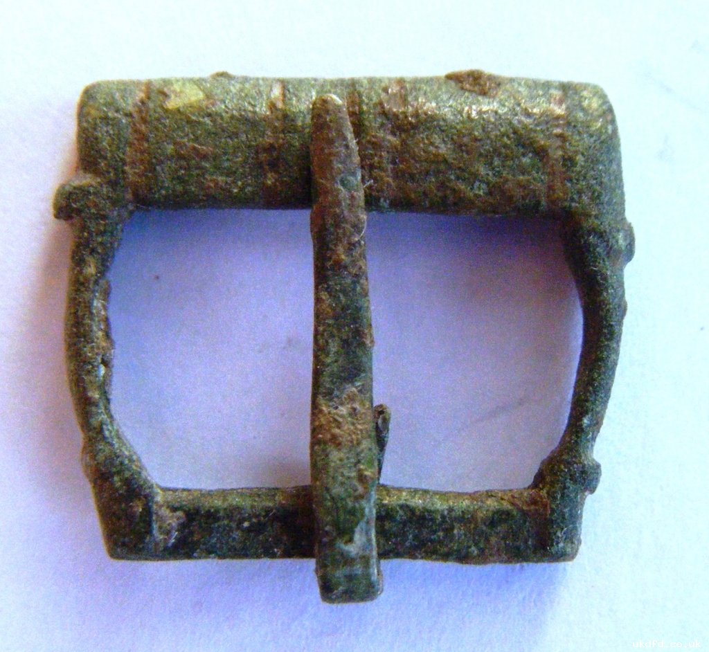 Single Loop Sub-Rectangular Buckle