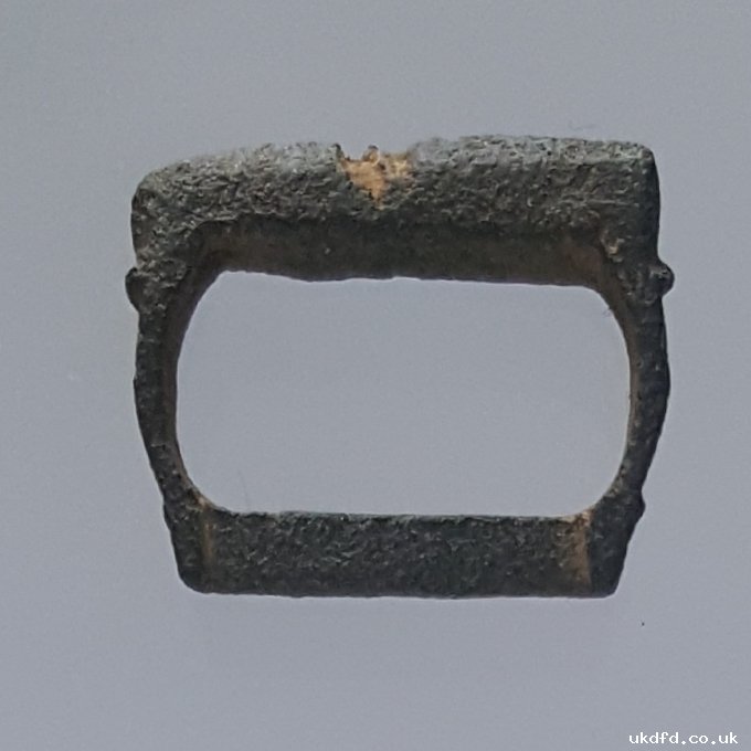 Single Loop Sub-Rectangular Buckle