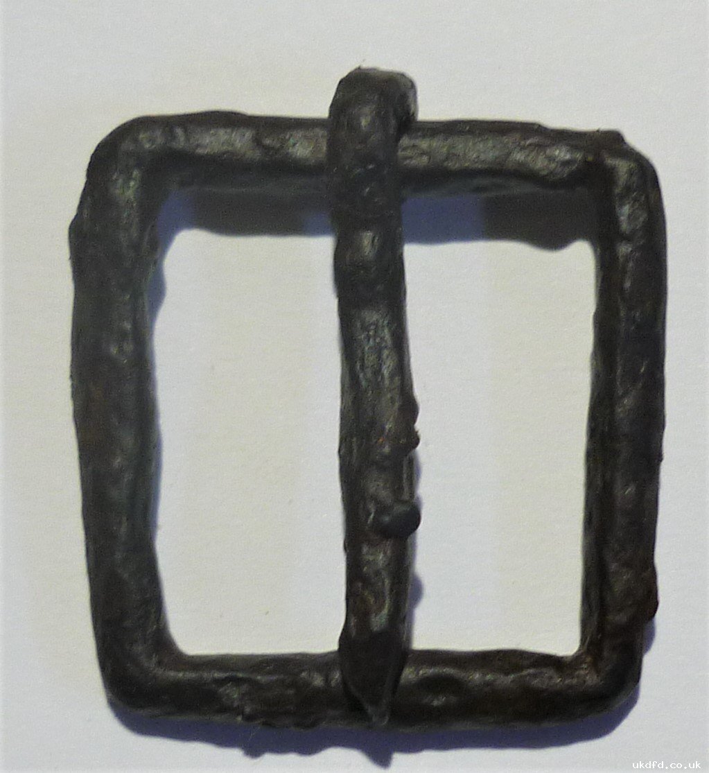 Single Loop Sub-Rectangular Buckle
