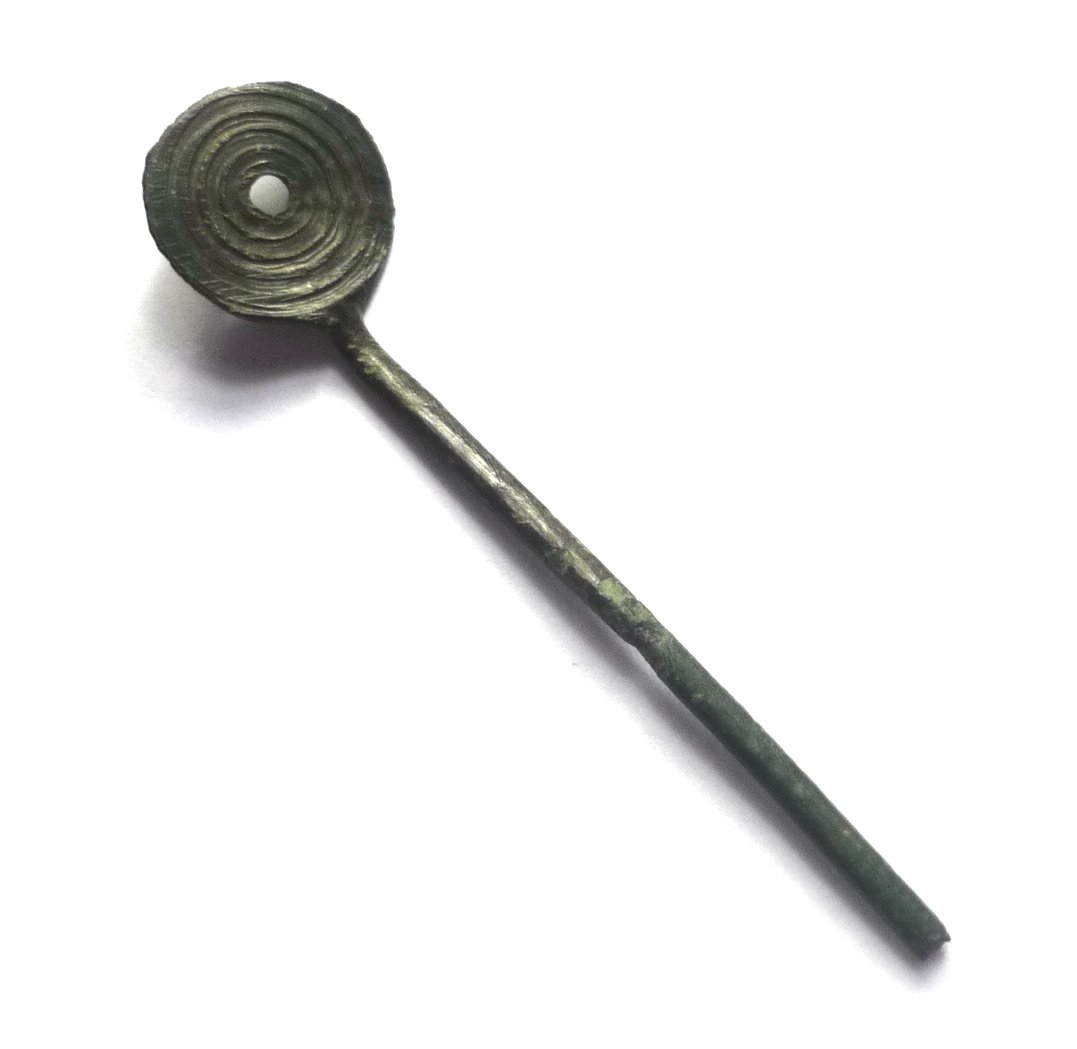 Pierced Disc-Headed Pin