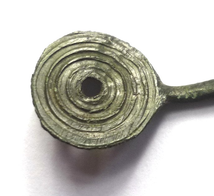 Pierced Disc-Headed Pin