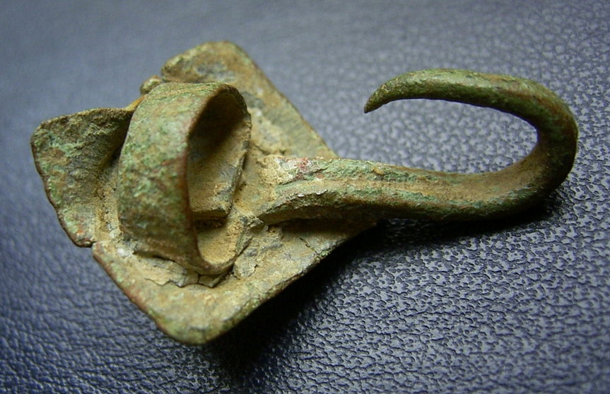 Hooked Clothes Fastener