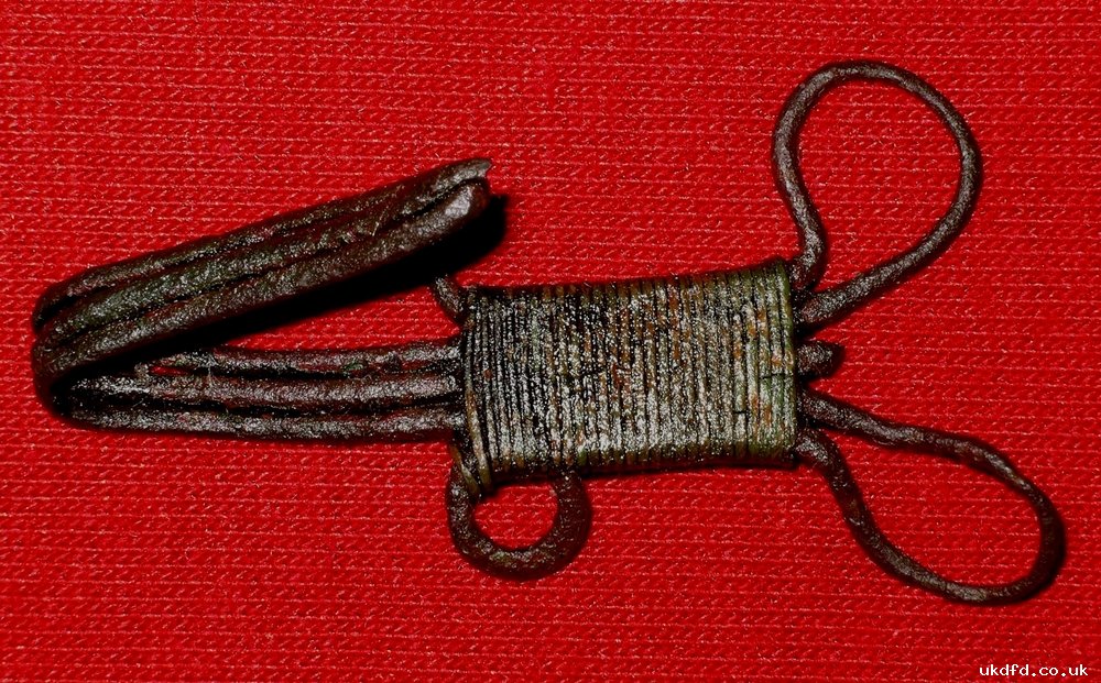 Hooked Clothes Fastener