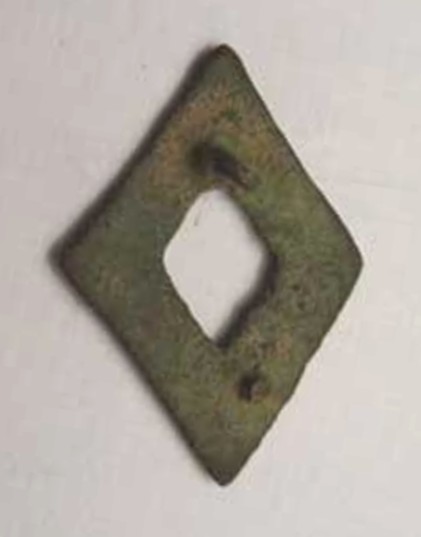 Lozenge-Shaped Mount