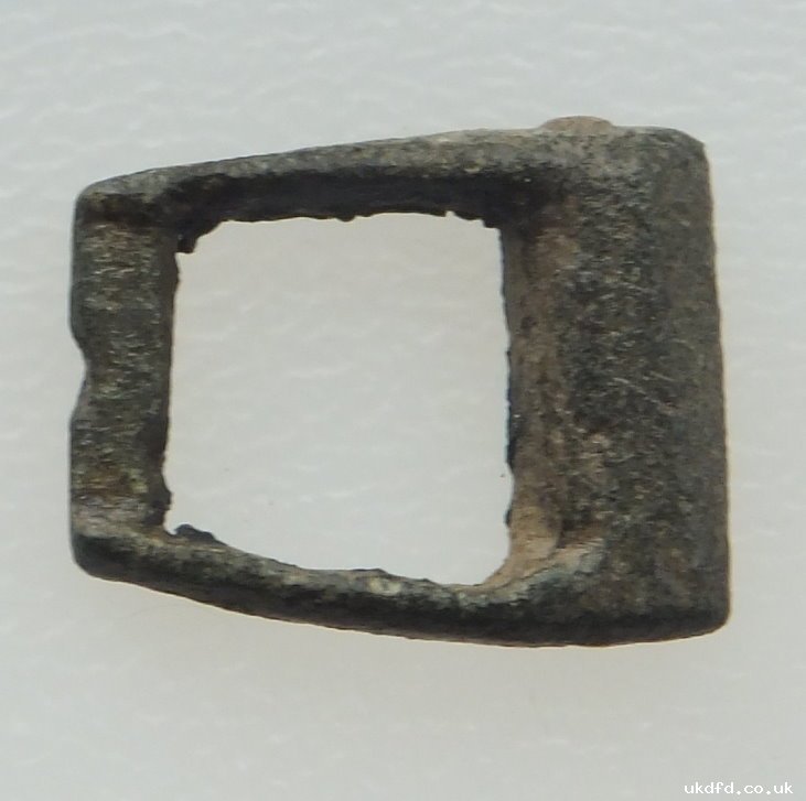 Single Loop Sub-Rectangular Buckle