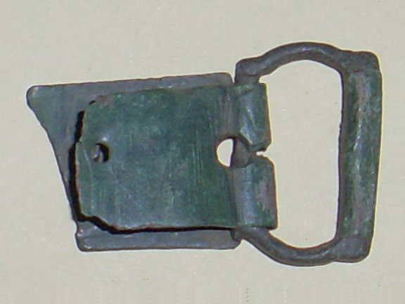 Single Loop Sub-Rectangular Buckle with Plate