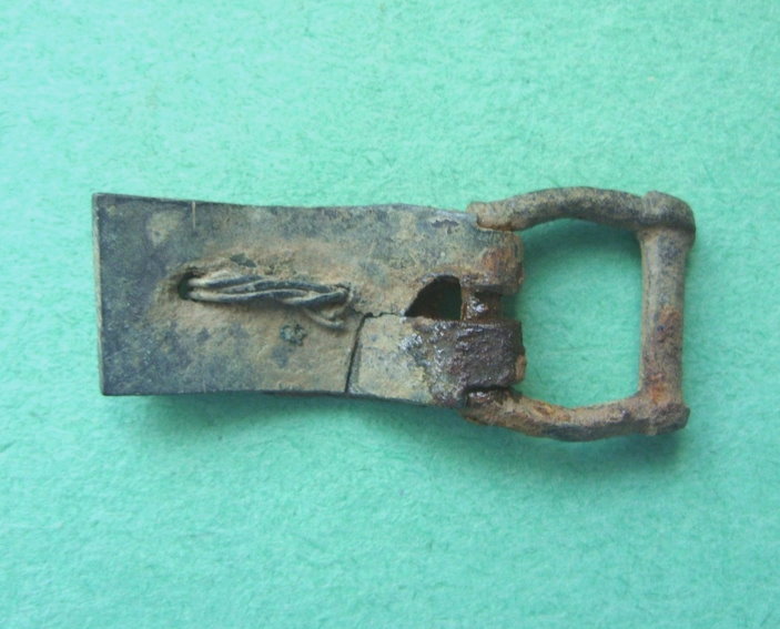 Single Loop Sub-Rectangular Buckle with Plate